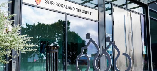 Advokatregningene fra SANDS og Grette knuste økonomien i Drøbak – må selge bibliotek og ...